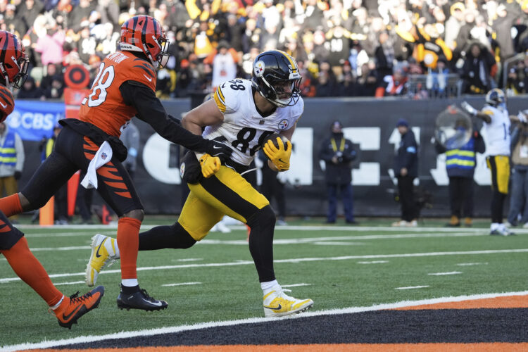 Steelers Emerge Victorious From Shootout in Cincinnati, 44-38 | News ...